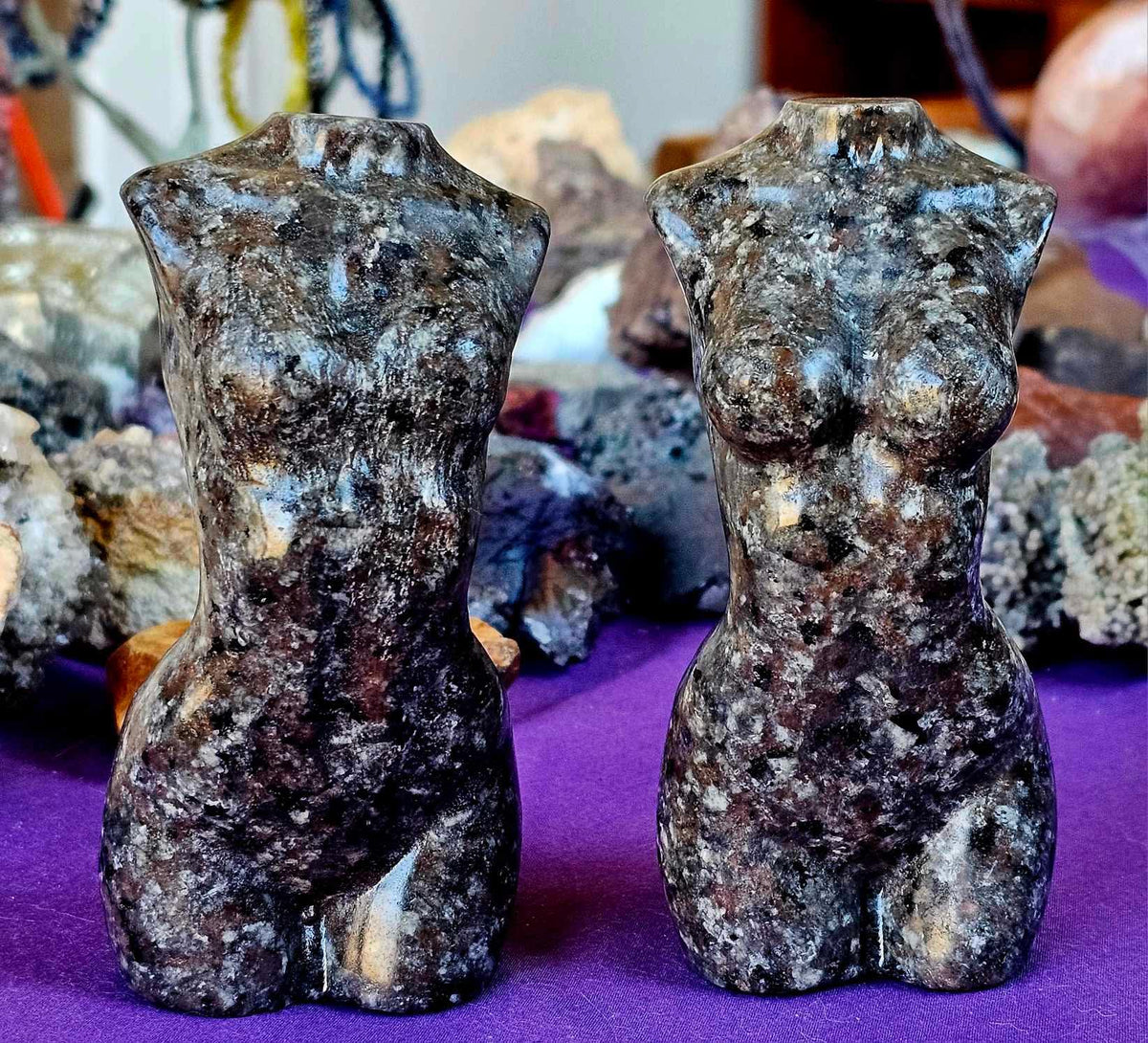 XL. Yooperlite Crystal Female Torso Sculpture 🤩🖤 – Erika's Classy Crystals